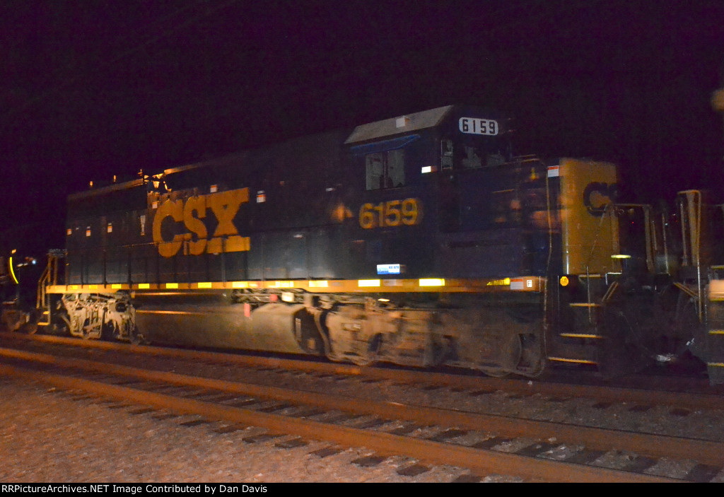 CSX GP40-2 6159 trails on C746-09